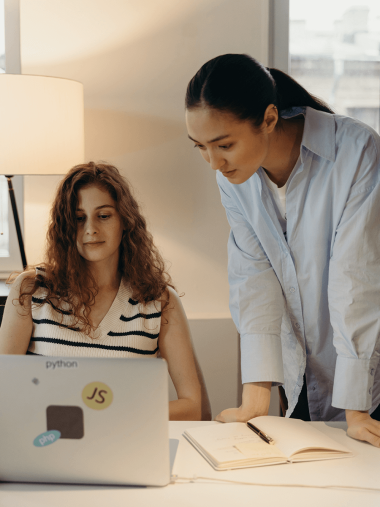 Software Engineer vs Data Engineer: The Common Differences | Institute ...