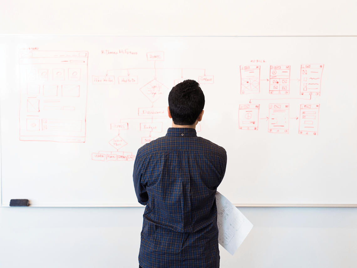 Software Engineer vs Data Engineer: The Common Differences | Institute ...