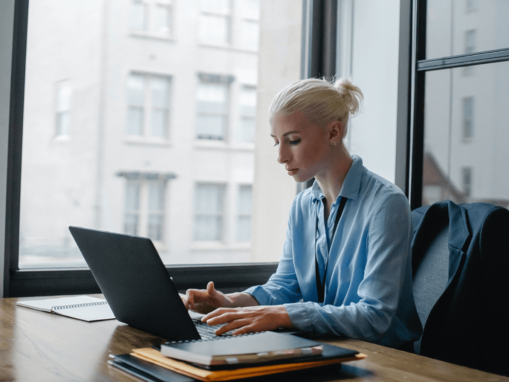 How To Build Custom AI Solutions for Specific Business Problems? | Institute of Data