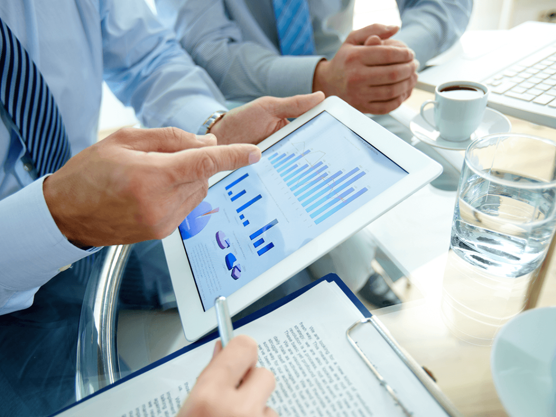 How To Build Custom AI Solutions for Specific Business Problems? | Institute of Data