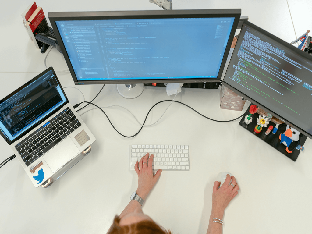 What Does a Back-end Software Engineer Do? | Institute of Data