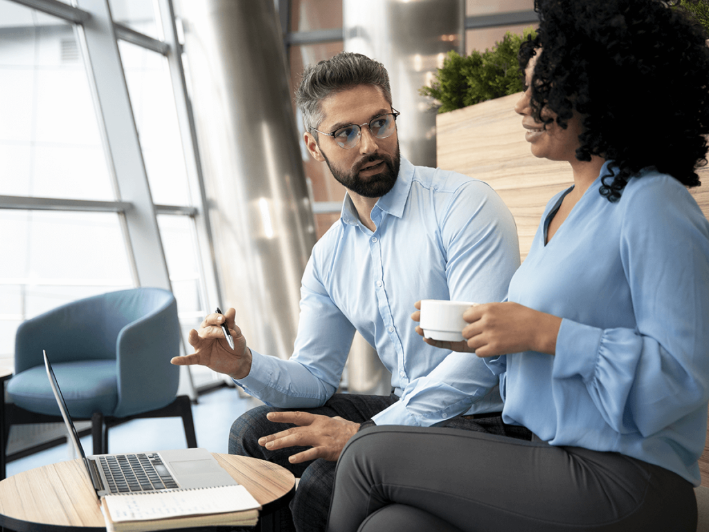 Programmer Analyst vs Software Engineer: What's the Difference? | Institute of Data