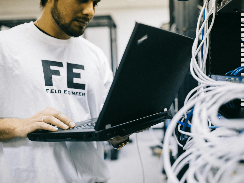 Computer System Engineering vs Software Engineering | Institute of Data