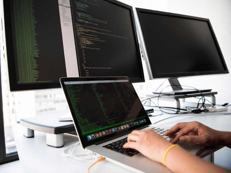 Computer System Engineering vs Software Engineering | Institute of Data